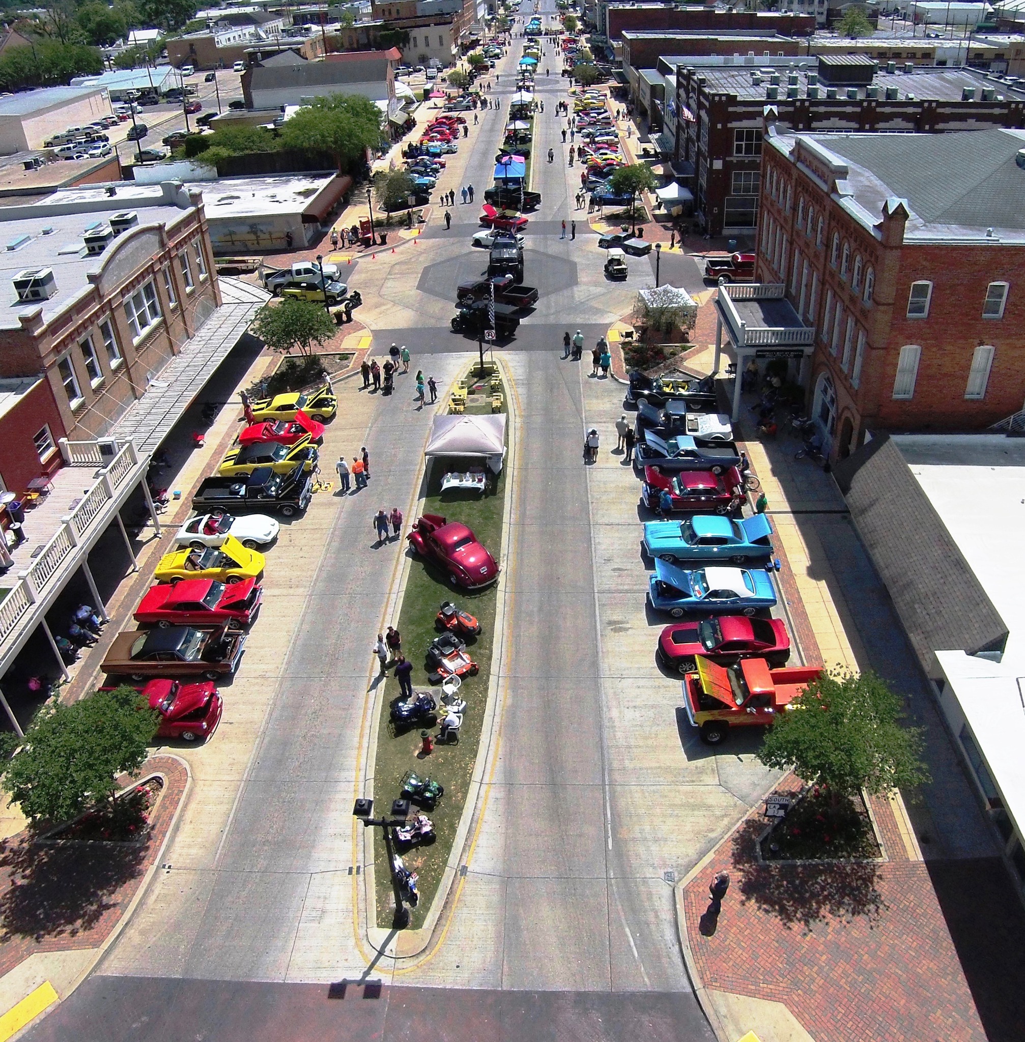 Classic Car & Antique Tractor Show/Downtown Crowley - acadiatourism.org